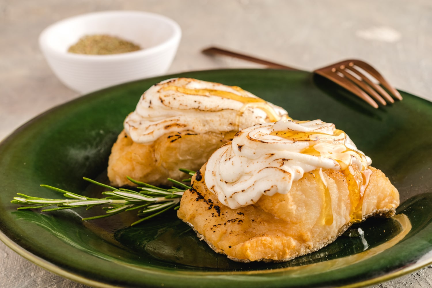 A Guide to Alioli Sauce - Origin, Uses, and Recipes.